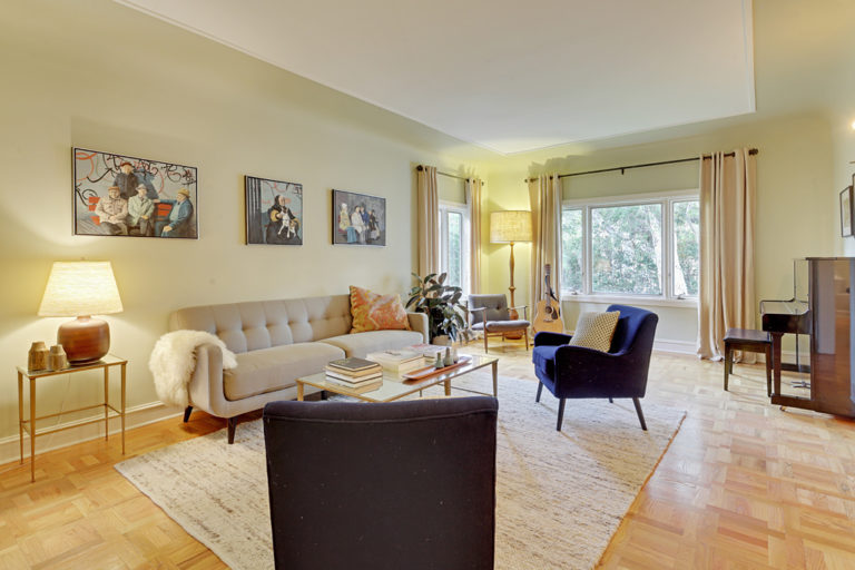 Stylish Med located in the Celebrity haven of Laughlin Park sold over ...