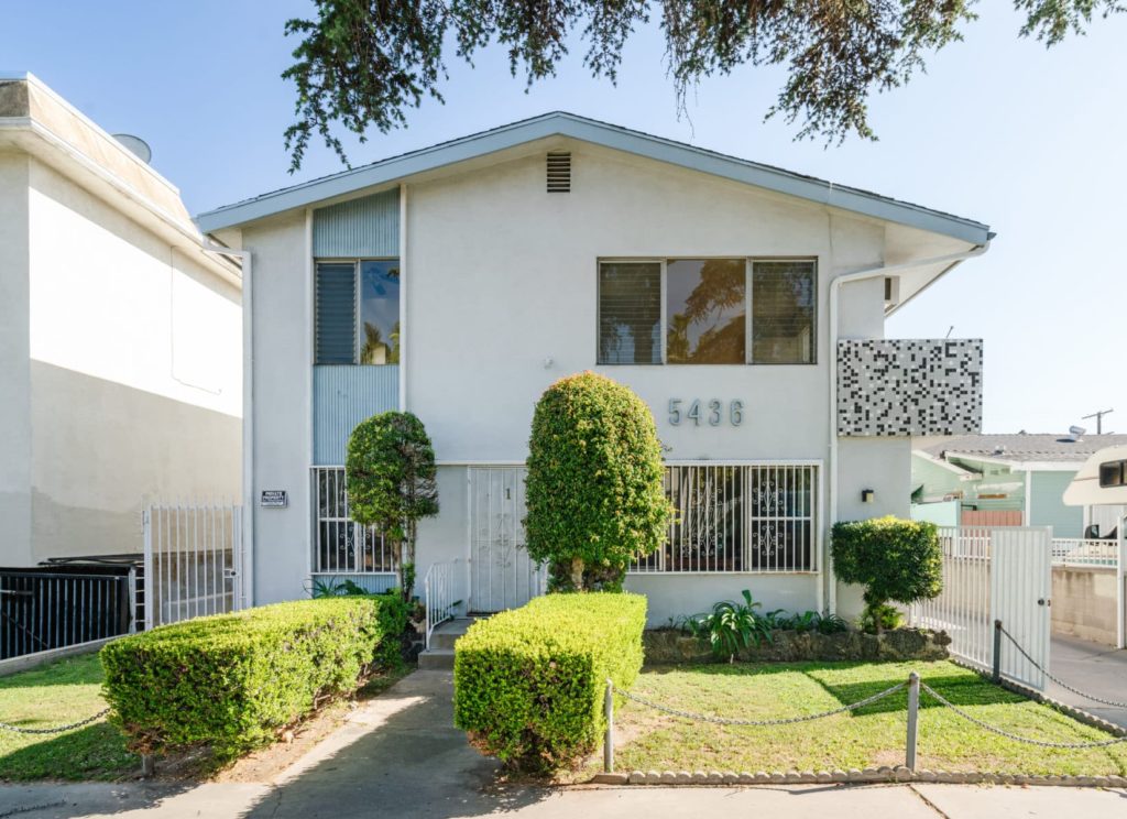 Charming Hollywood Apartment for Lease in Mid-Century Dingbat Building!